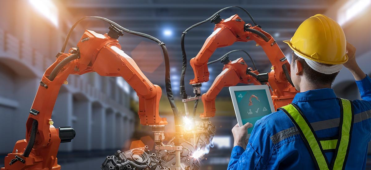 Major Differences Between Industrial Robots & Cobots - Techie La ... Major Differences Between Industrial Robots & Cobots - Techie La ...